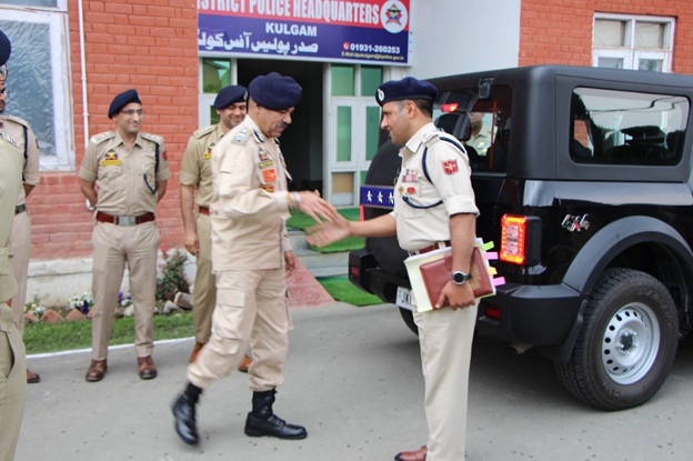 DGP J&K concludes tour to South Kashmir range