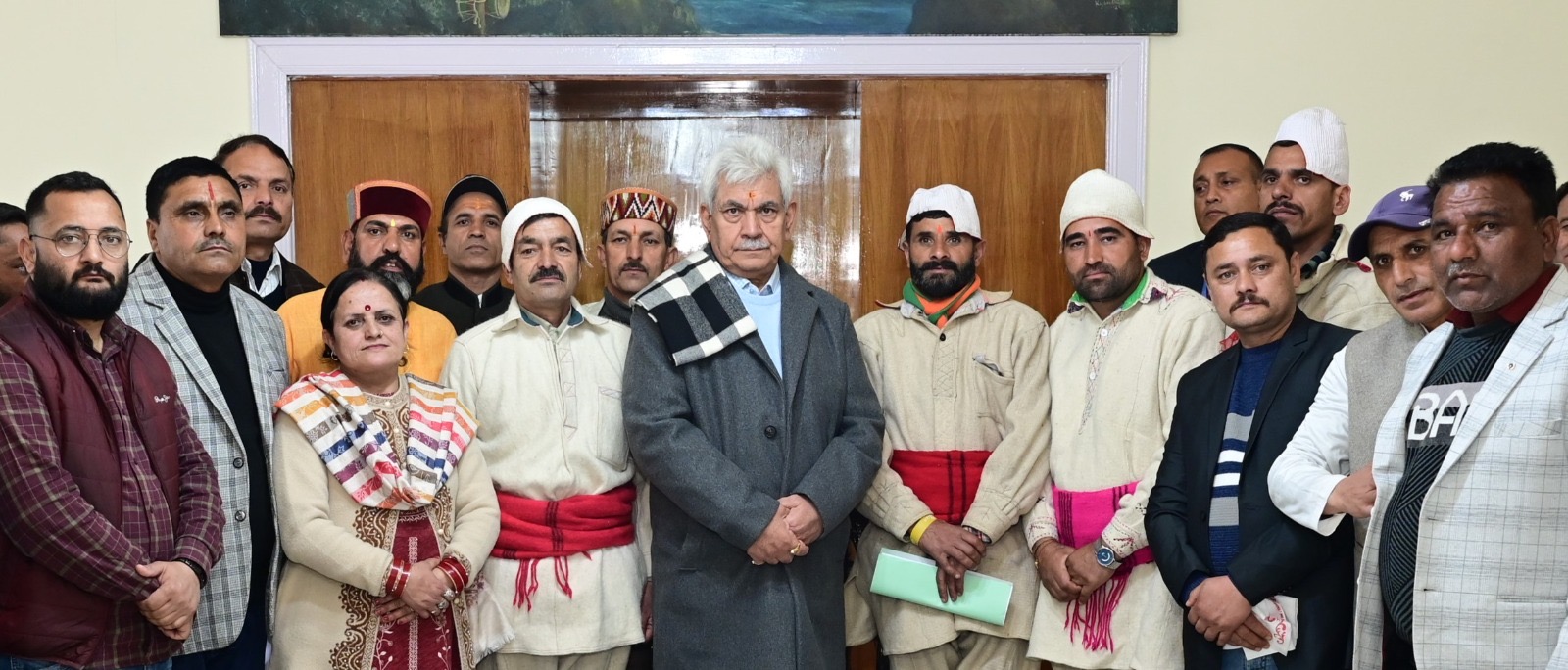 20-member delegation of Padari Tribe calls on Lt Governor J&K 20-member delegation of Padari Tribe calls on Lt Governor J&K