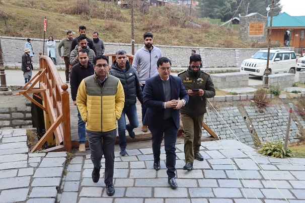 DC Baramulla, Director Tourism Kashmir visit Gulmarg; inspect Tourist Spots