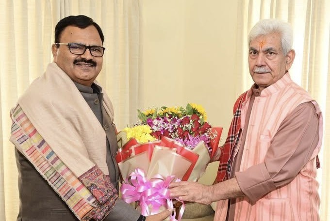 Minister Javed Rana calls on LG J&K