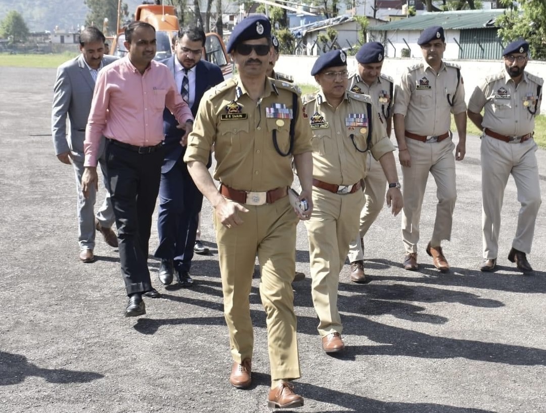 DGP J&K, GOC 16 Corps visit Poonch; Co-chaired joint security review meeting