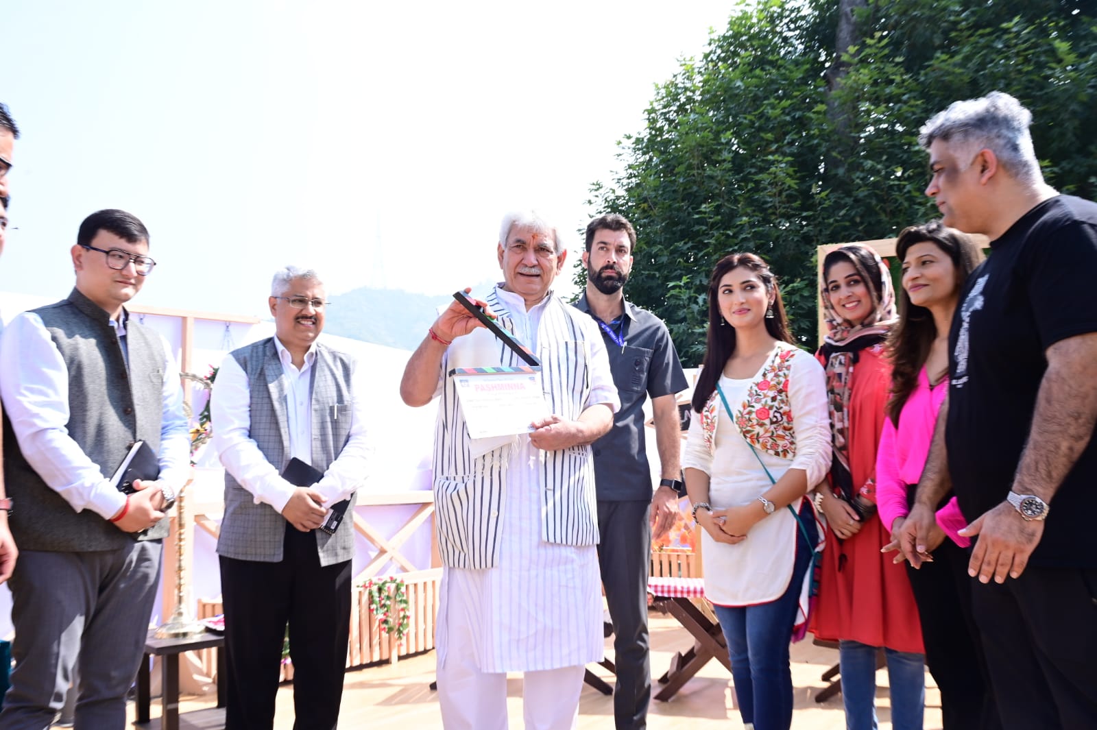 LG J&K inaugurates first day shoot of upcoming TV show ‘Pashmina' in ...