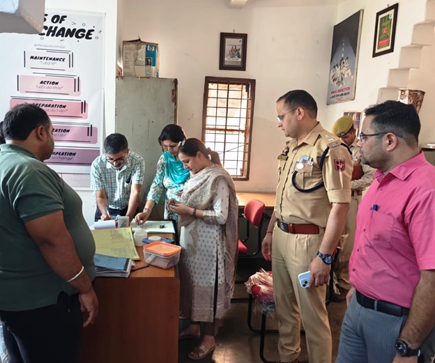 DM Jammu's surprise inspections reveal lapses in Private drug de ...