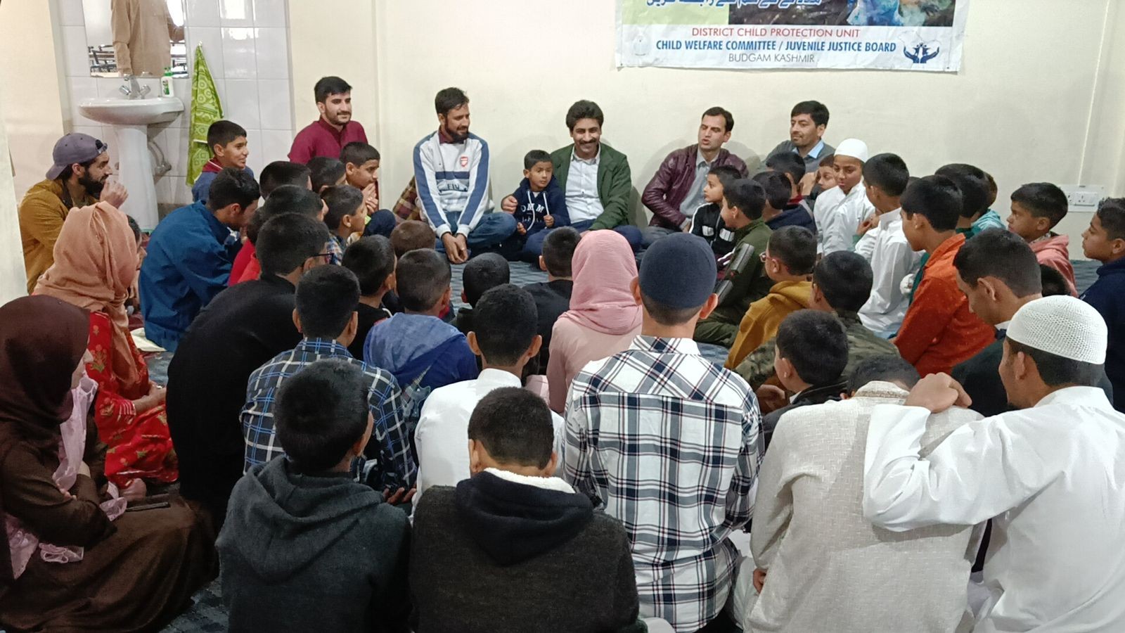 DC Budgam S F Hamid celebrates Eid-ul-Fitr with children - Cross Town ...