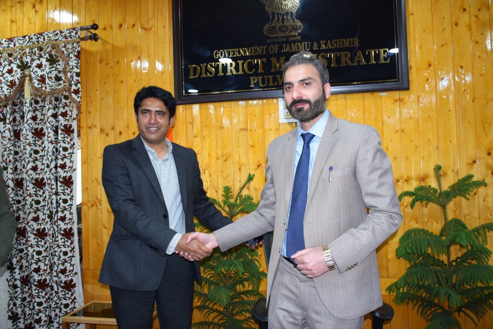 Basharat Qayoom assumes charge as DC Pulwama - Cross Town News, a ...