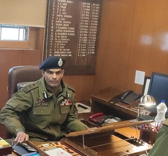 IGP Kashmir promotes 46 as ASIs/HCs