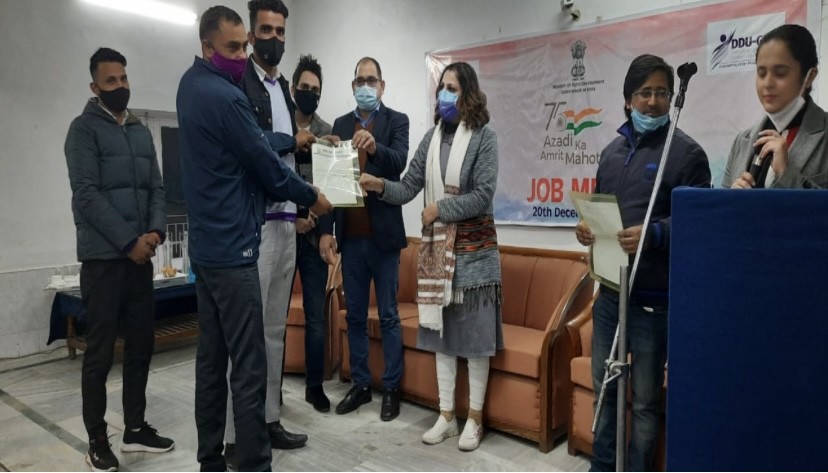 Himayat Mission organizes job fair in Jammu