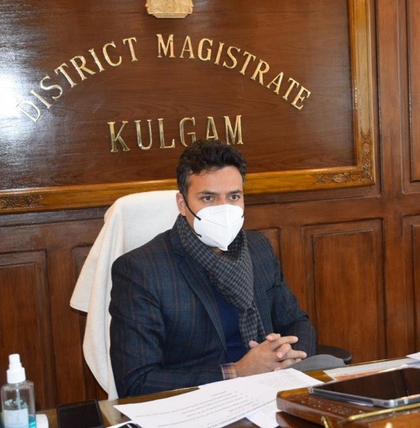 DC Kulgam reviews implementation of COTPA: stresses to carry awareness ...