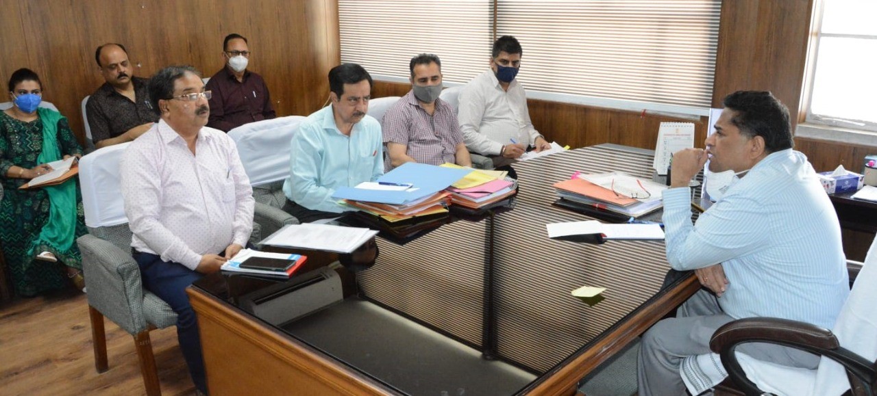 Ashok Parmar reviews mega development projects of I&FC dept; To visit ...