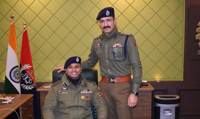 Amod Nagpure assumes charge as SSP Baramulla - Cross Town News, a ...