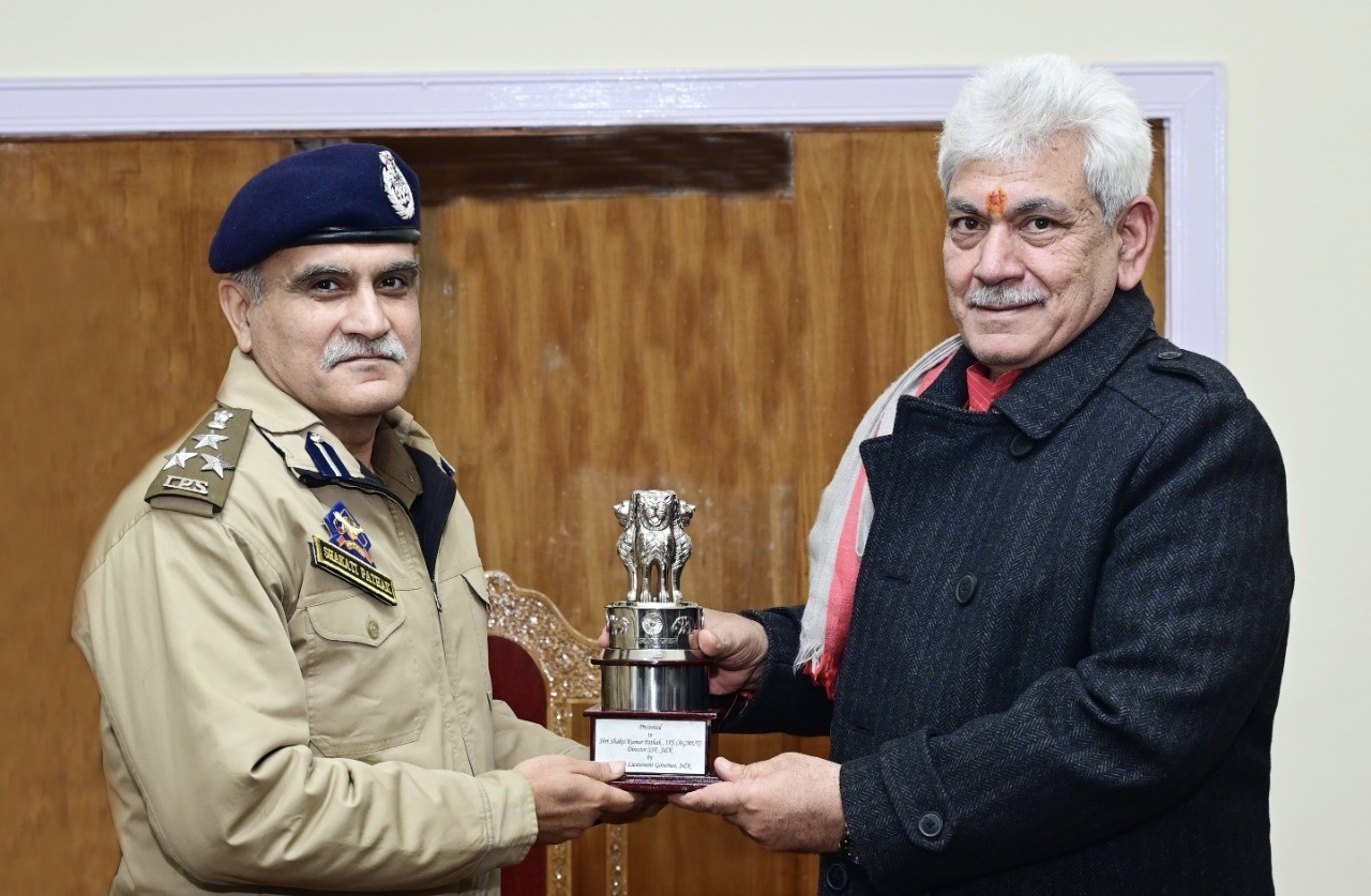 Raj Bhavan bids farewell to outgoing officers including Shakti Pathak ...