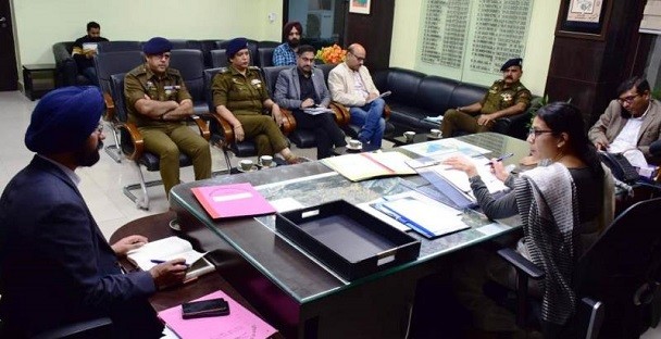 DC Jammu emphasises on decongestion of traffic in city area - Cross ...