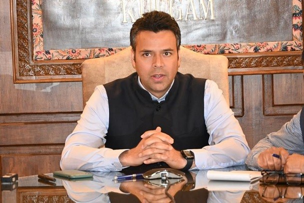 DC Kulgam instructs officers to stay at their respective headquarters ...